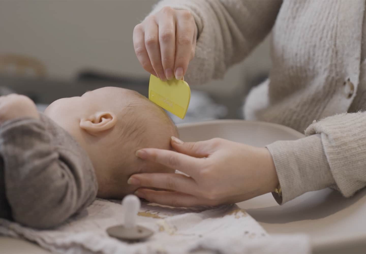 Get Rid Of Flakes And Crusts Caused By Cradle Cap